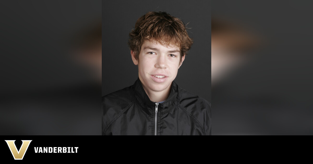 Men’s cross country team thrives on challenges – Vanderbilt University ...