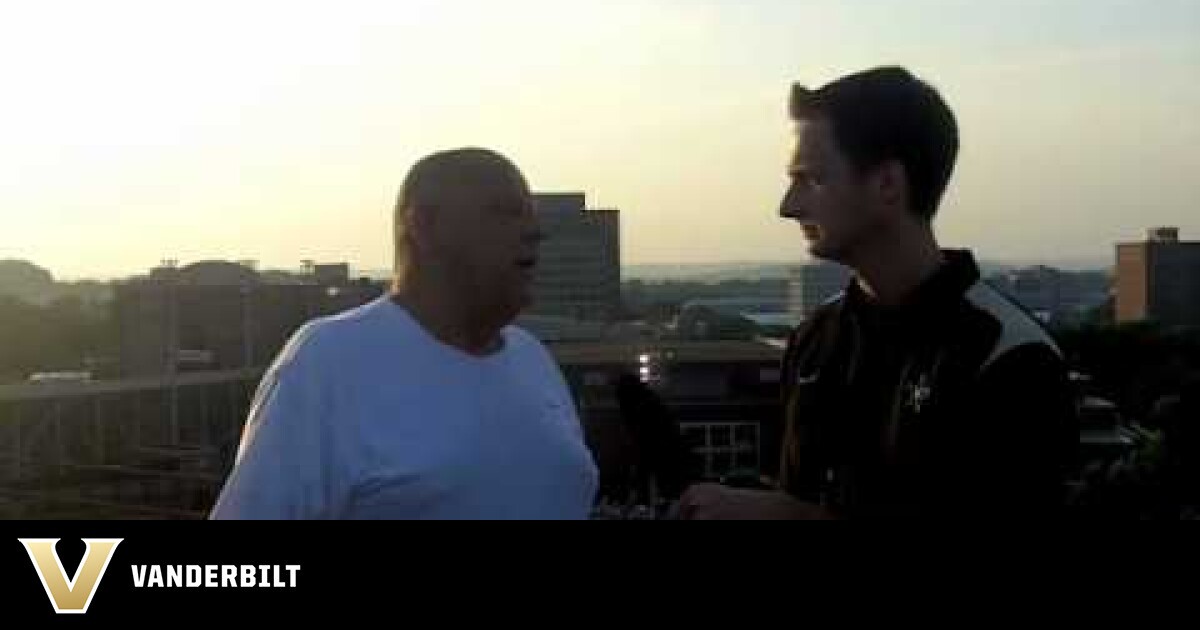 Vanderbilt Fans on the 25th Ave. Garage – Vanderbilt University ...