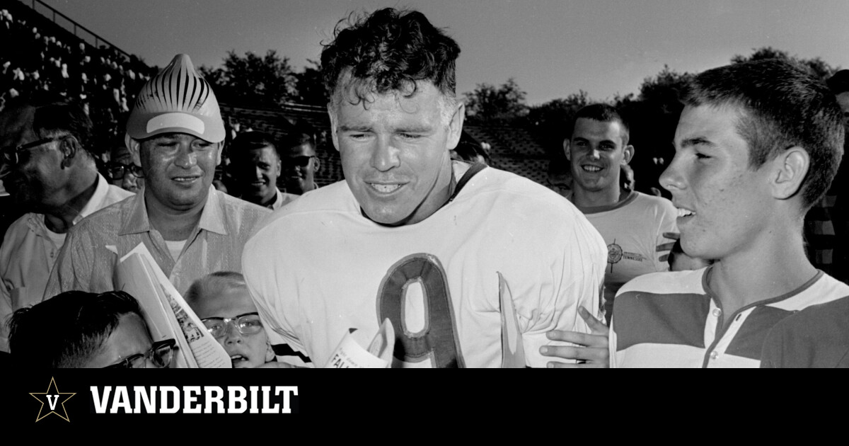Vanderbilt Football | Vanderbilt's Bill Wade Helped Bears Win NFL ...
