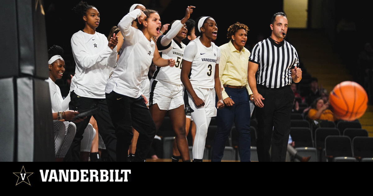 Commodores Beat Gamecocks in Opener