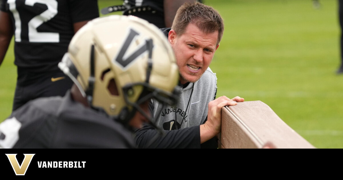 Vanderbilt Football | Nick Howell Takes Over Vandy Defense