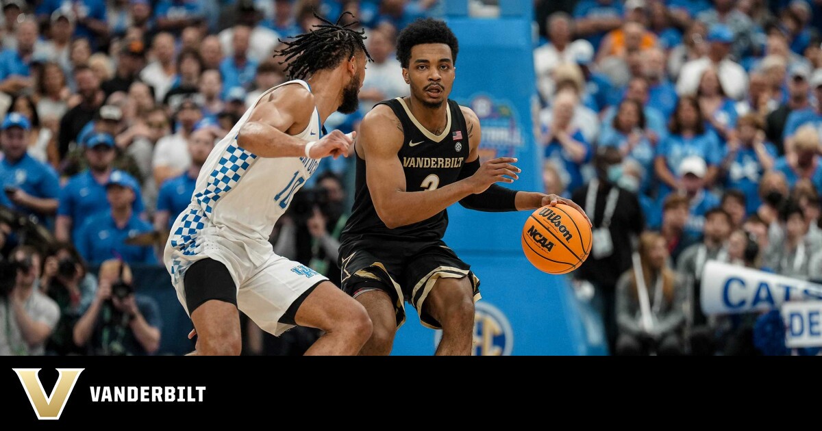 Men's Basketball | Chatman Signs Professional Contract