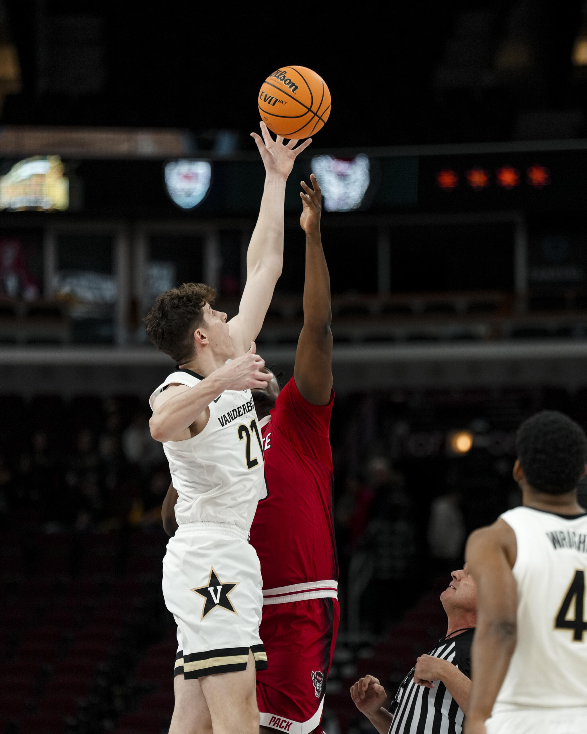 Vanderbilt Men's Basketball | Liam Robbins Chasing Blocks Record