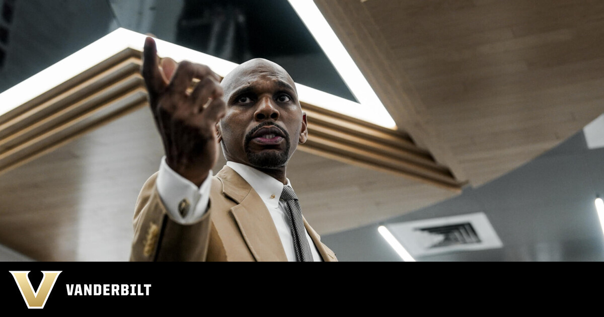 Vanderbilt Men's Basketball | Stackhouse Earns Ben Jobe Award