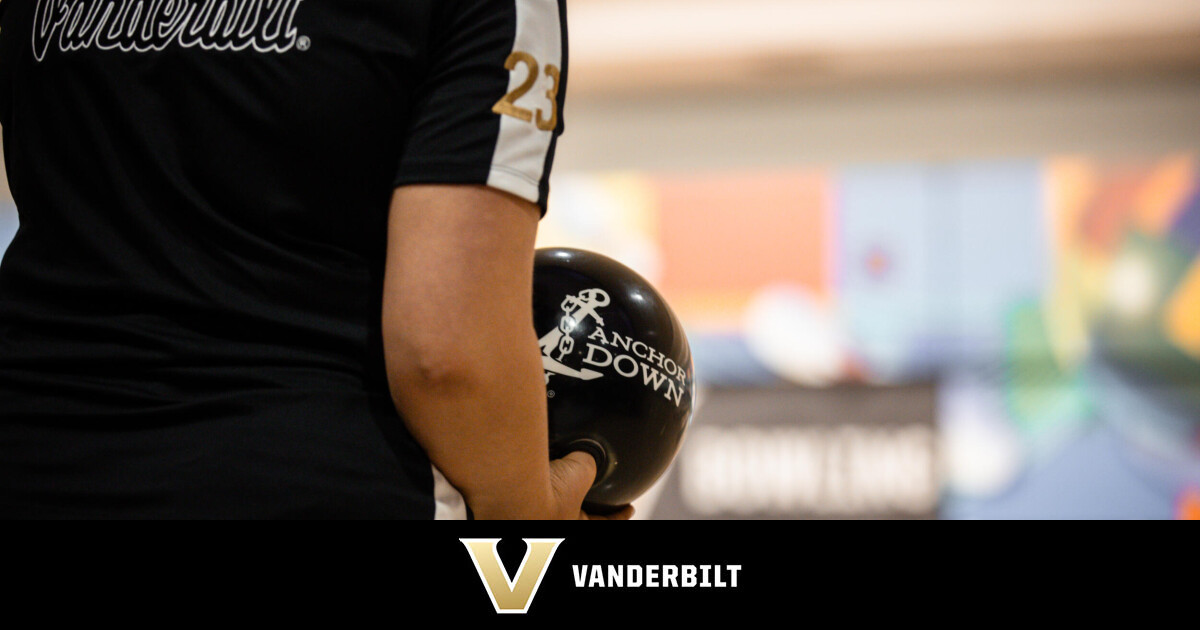 Freshman Trio Joins Bowling