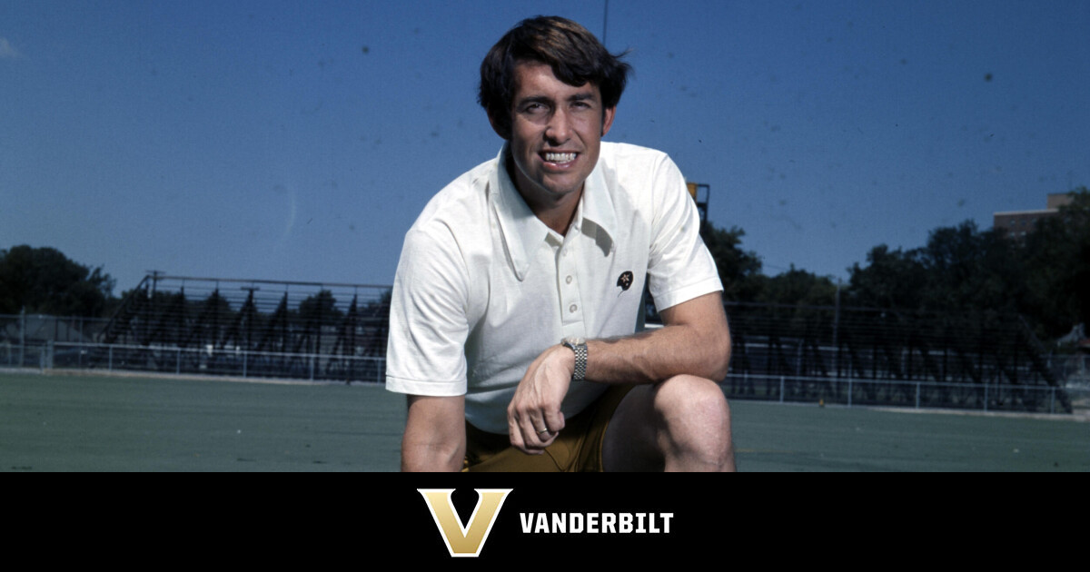 Vanderbilt Football | Former Coach Steve Sloan Dies