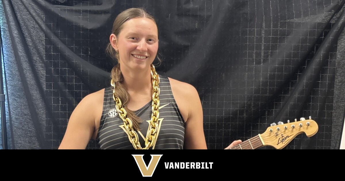 Bailey Sets School Record in Commodore Debut